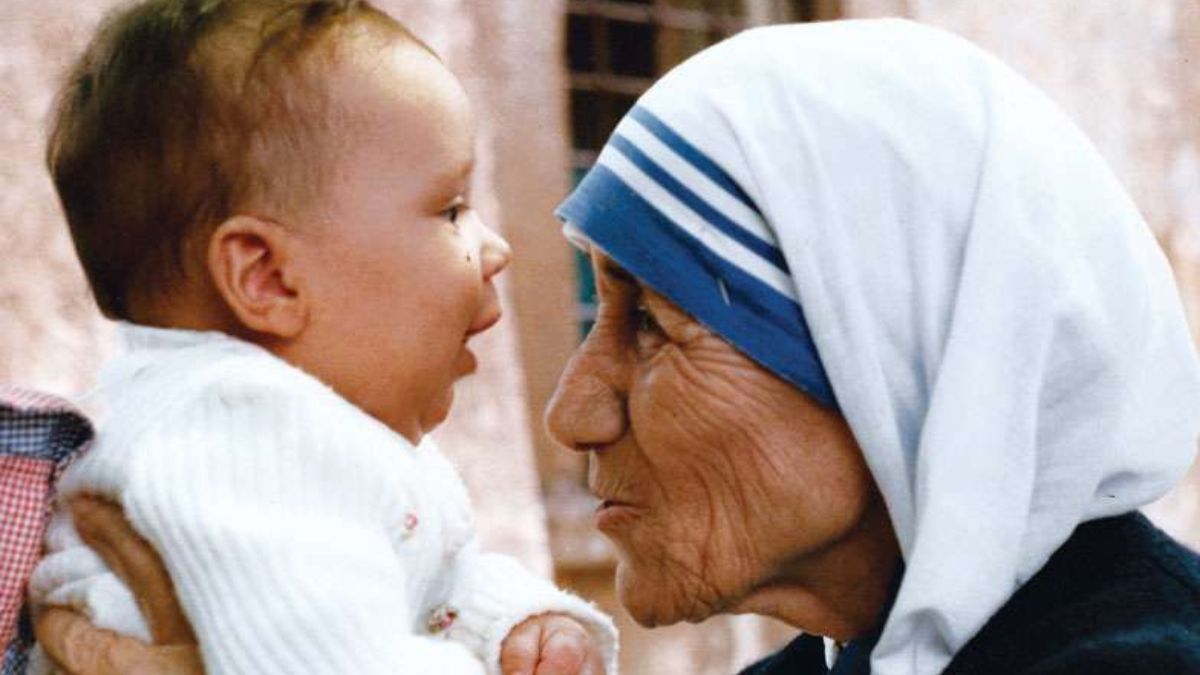 How Does Mother Teresa Spend Her Life Helping Others Some Facts On Her
